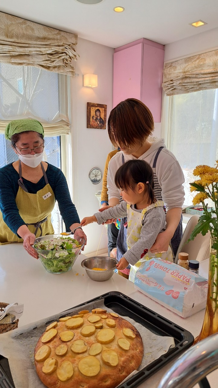 三鷹産白菜のグラタンとスパイシーなキャロットケーキ～2月のNaana - NPO法人子育てコンビニ